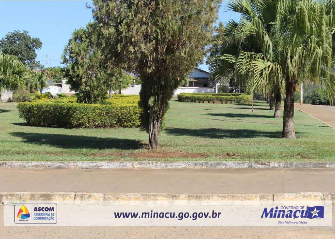 Prefeitura de Minaçu cuida de praças e jardins - Prefeitura de Minaçu